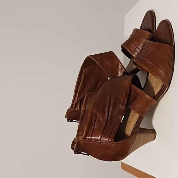 Aldo | Shoes | Aldo Leather Low Heel Sandal | Poshmark